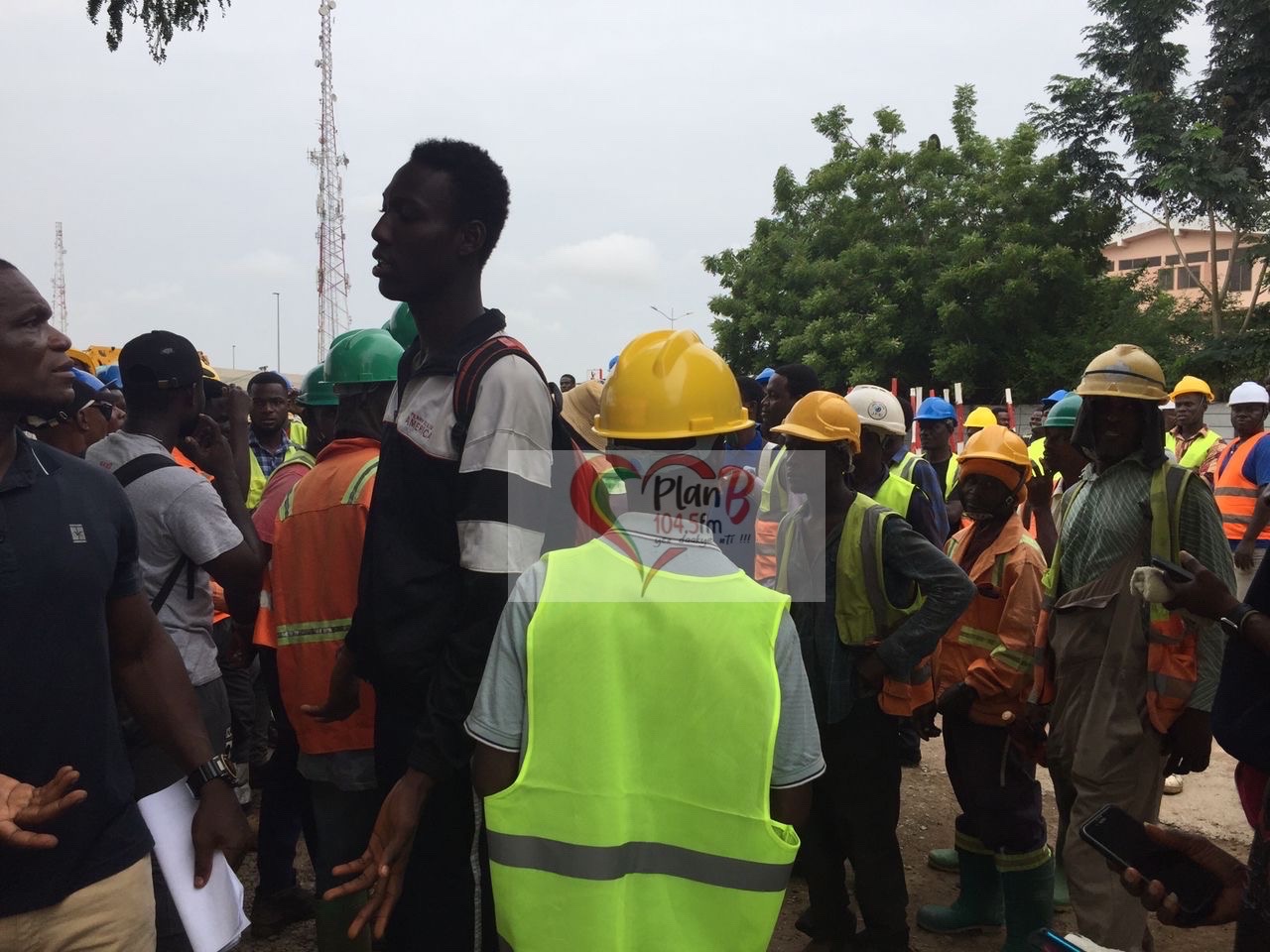 Tema: China Geo Engineering employees protest; demand pay rise [Photos ...